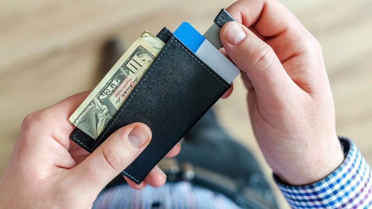 Can I use an AirTag in my RFID wallet to outsmart thieves? | Planet ...