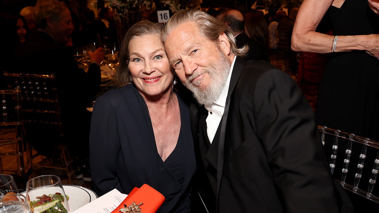 Jeff Bridges and his wife of nearly 50 years overcome hardships through ...