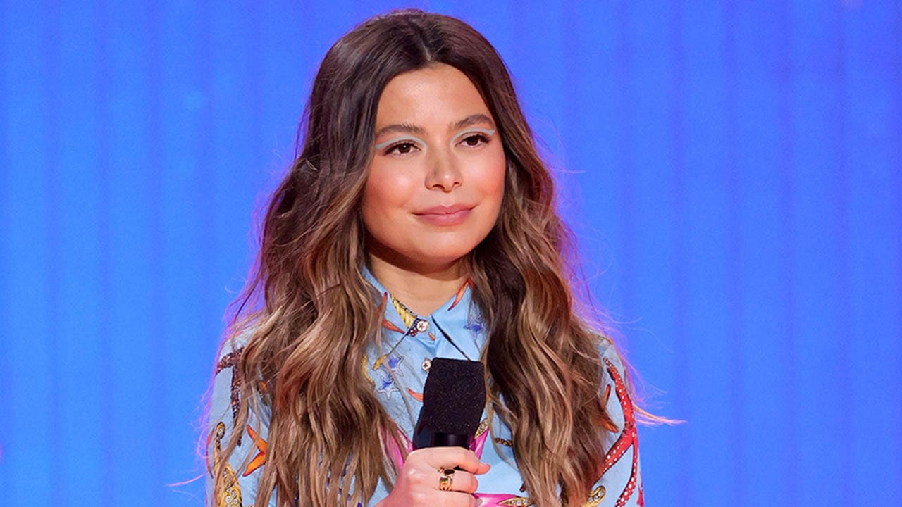 Nickelodeon star remembers the stalker who died in her front yard ...