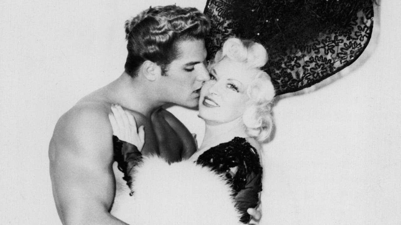 Mae West, a 30s sex symbol, had a passionate affair with a man 40 years ...